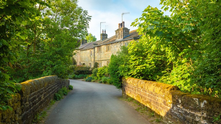 A Short Walk Around Wycoller in Late Spring – Bronte Country Landscapes